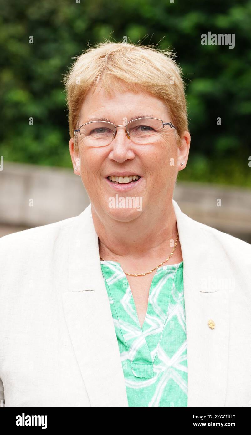 New Plaid Cymru MP Ann Davies poses for photos on College Green ...