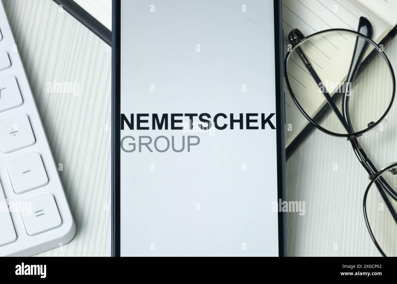 Logotipo De Nemetschek NEMETSCHEK | Software Solutions For Architects