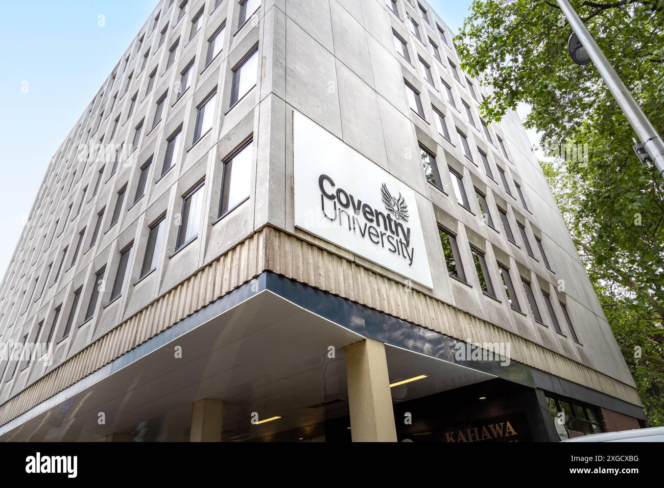 Coventry University building with sign. Coventry University campus ...
