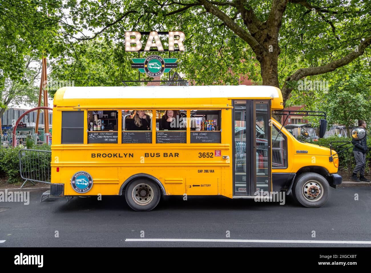 Bus bar hi-res stock photography and images - Alamy