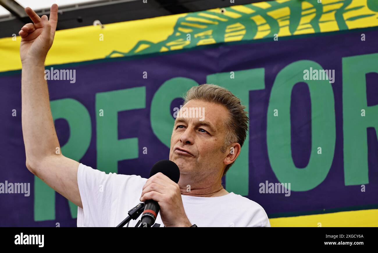 England, London, Chris Packham, BBC Springwatch presenter, Speaking at ...