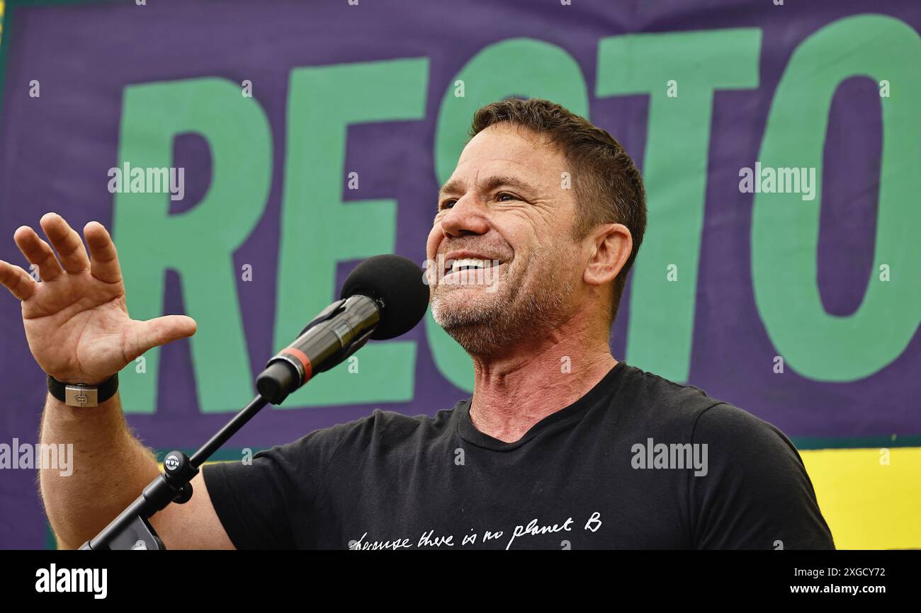 England, London, Steve Backshall, explorer, environmental activist ...