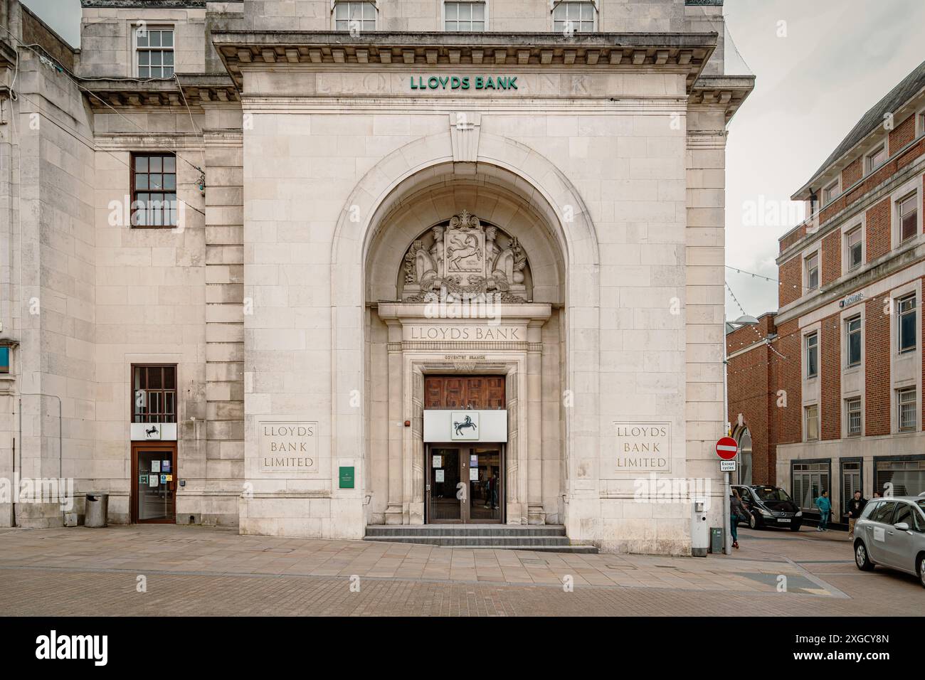 The monumental entrance to historic Lloyds Bank, Coventry. Designed in ...