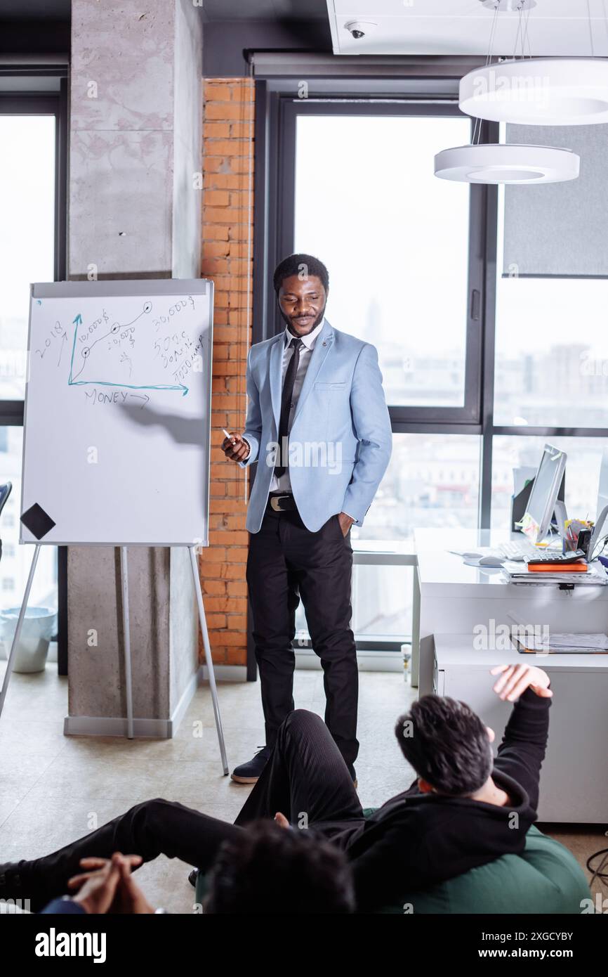 Korean lecturer hi-res stock photography and images - Alamy