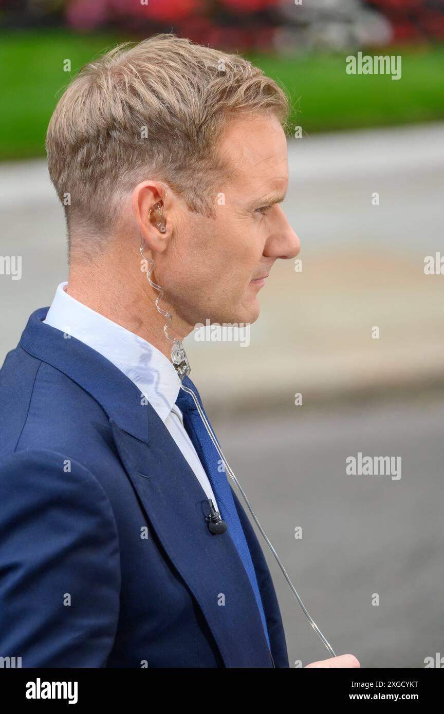 Dan walker presenter hi-res stock photography and images - Alamy