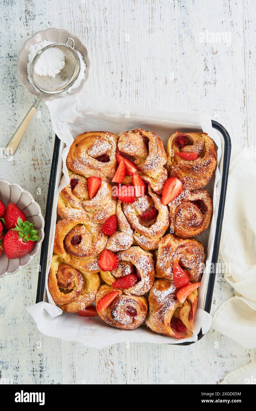 Buns of puff pastry hi-res stock photography and images - Alamy