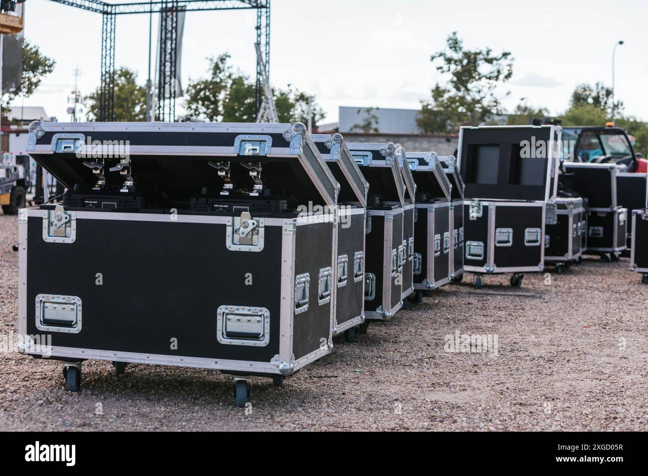 Stage truss flight case hi-res stock photography and images - Alamy