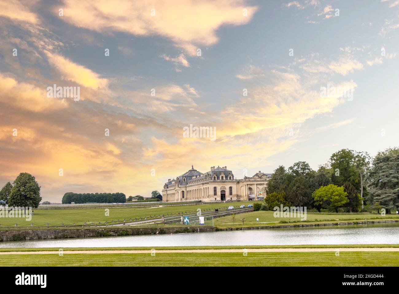 Chantilly horse racing hi-res stock photography and images - Alamy