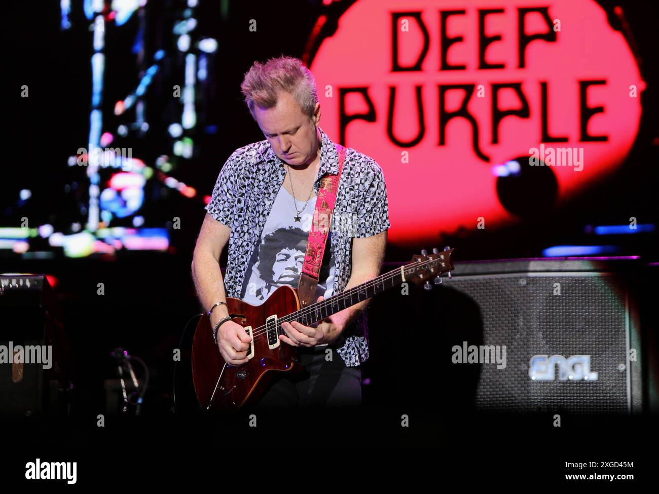 Simon McBride, Gitarrist von Deep Purple, beim Auftritt von Deep Purple ...