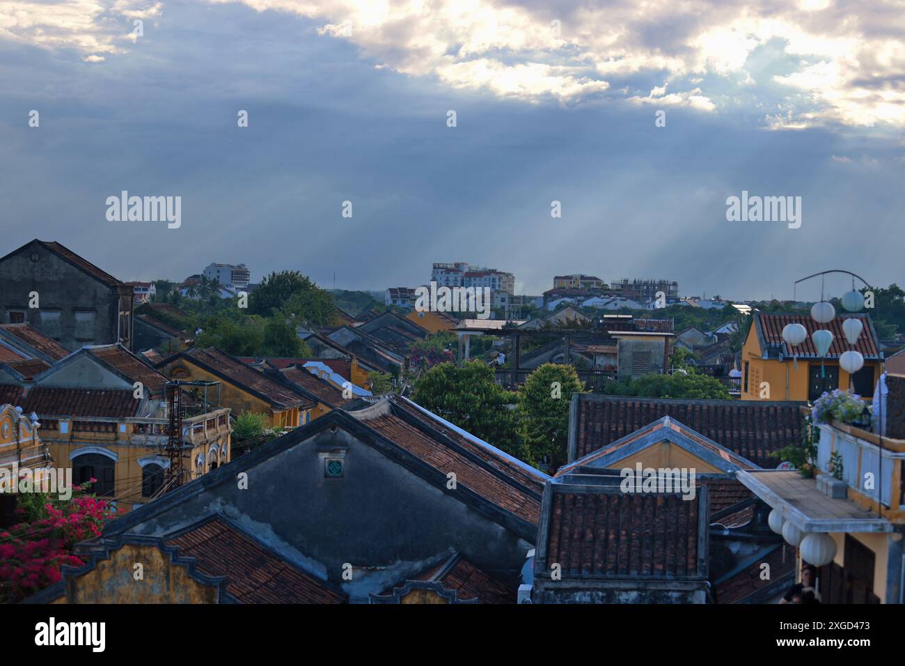 townscape of Hoi An old town with the Crepuscular Ray, sunbeam Stock ...