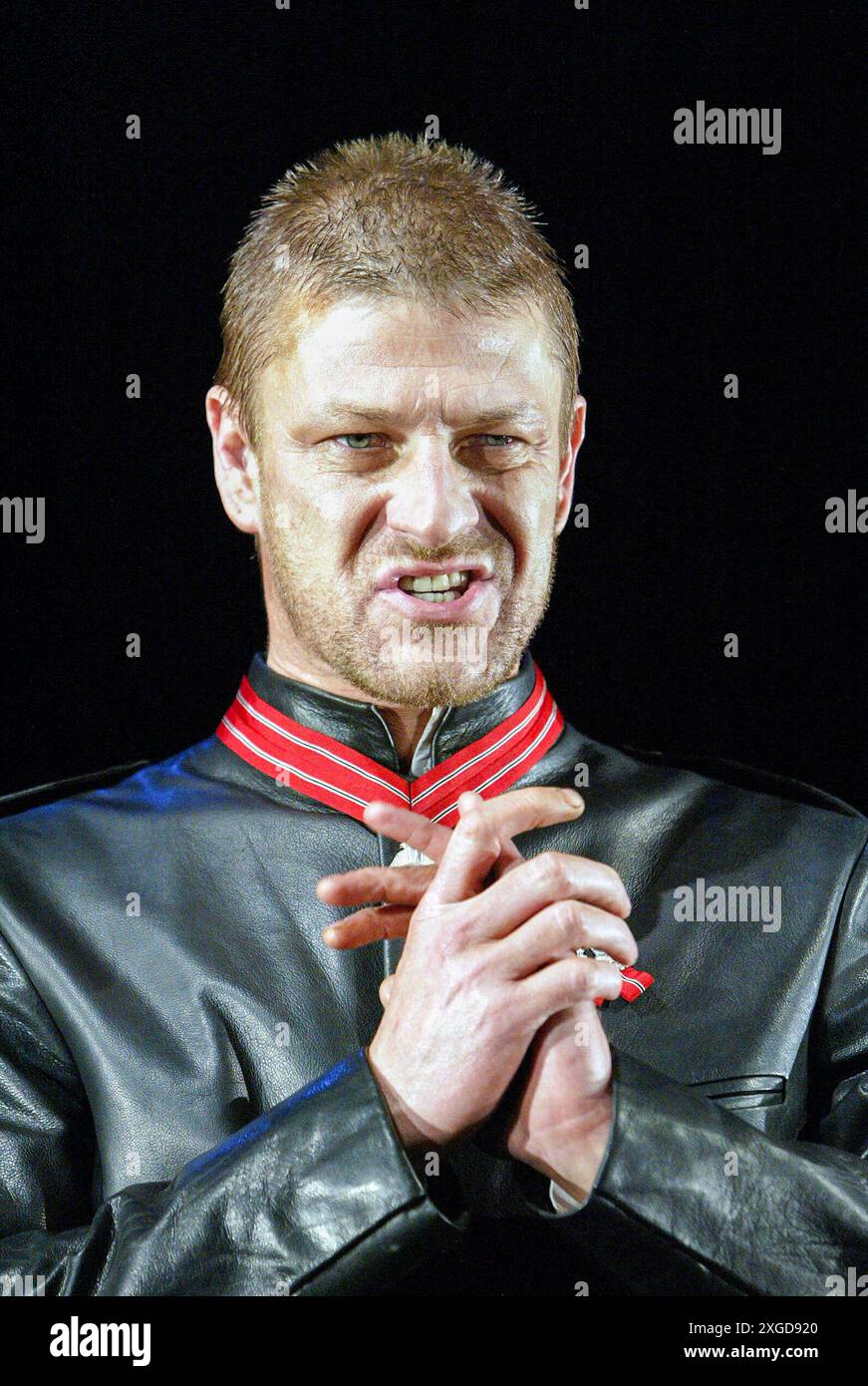 Sean Bean (Macbeth) in MACBETH by Shakespeare at the Albery Theatre ...
