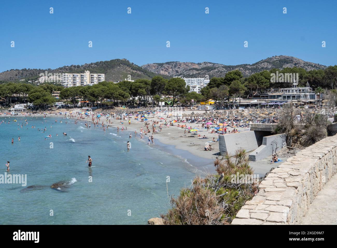 Eindrücke vom Strand in Peguera inoffiziell kastilisch Paguera auf der ...