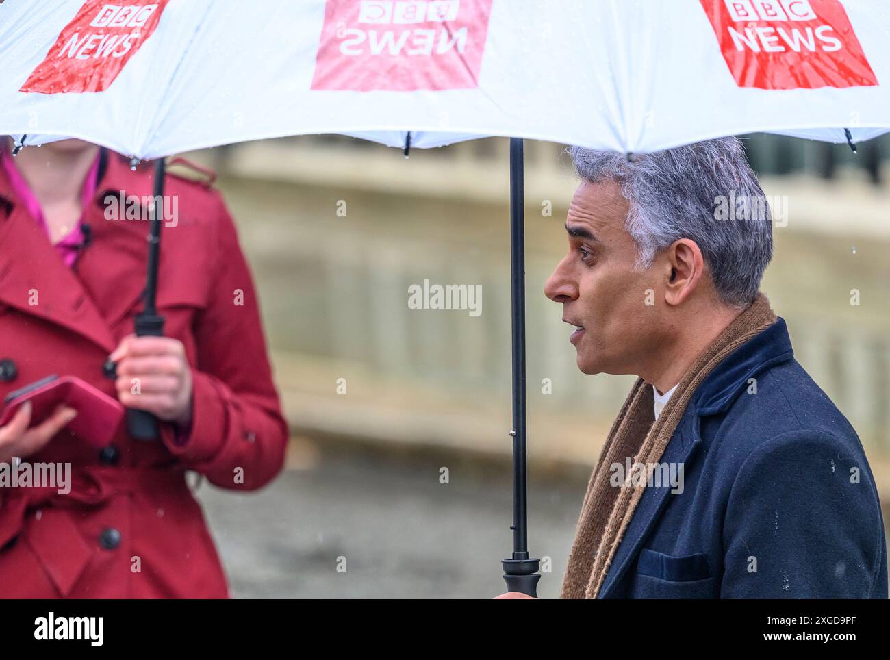 Matthew Amroliwala (BBC News) broadcasting from Downing Street the day ...