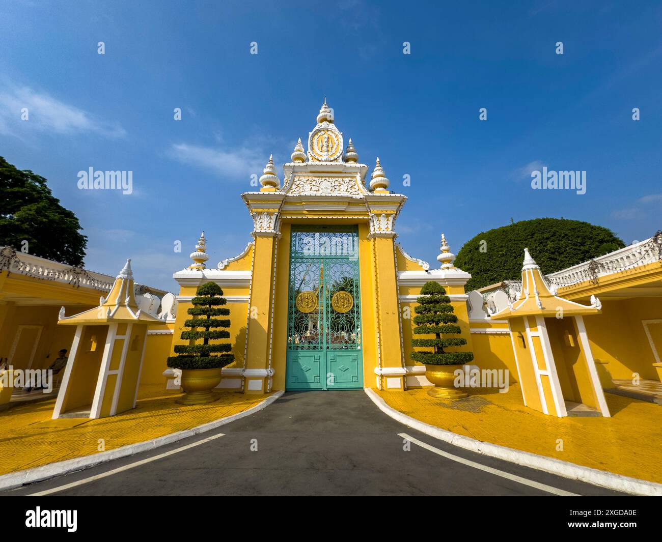 Exterior view of the Royal Palace grounds in Phnom Penh, Cambodia ...
