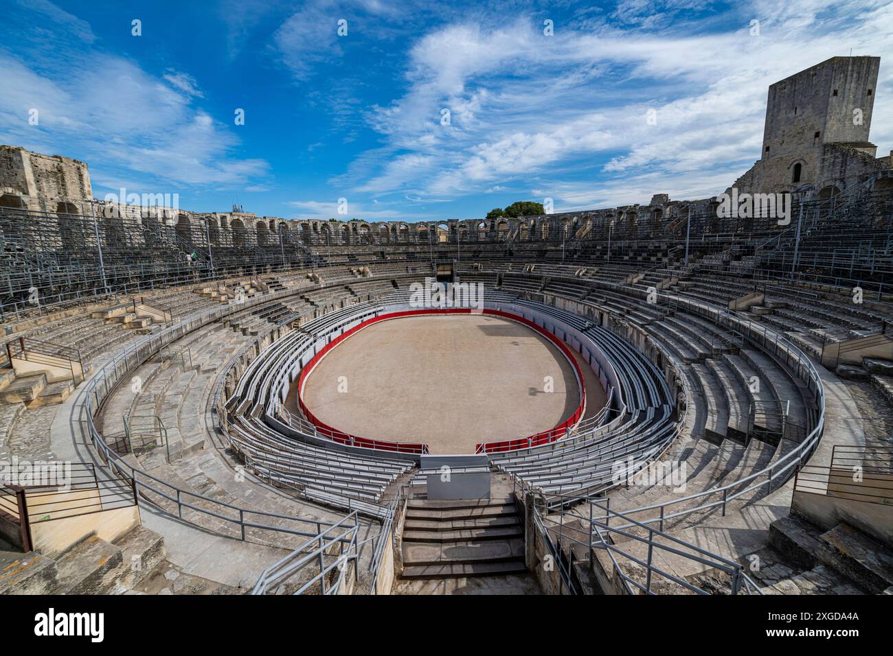 Arles amphitheatre structure hi-res stock photography and images - Alamy