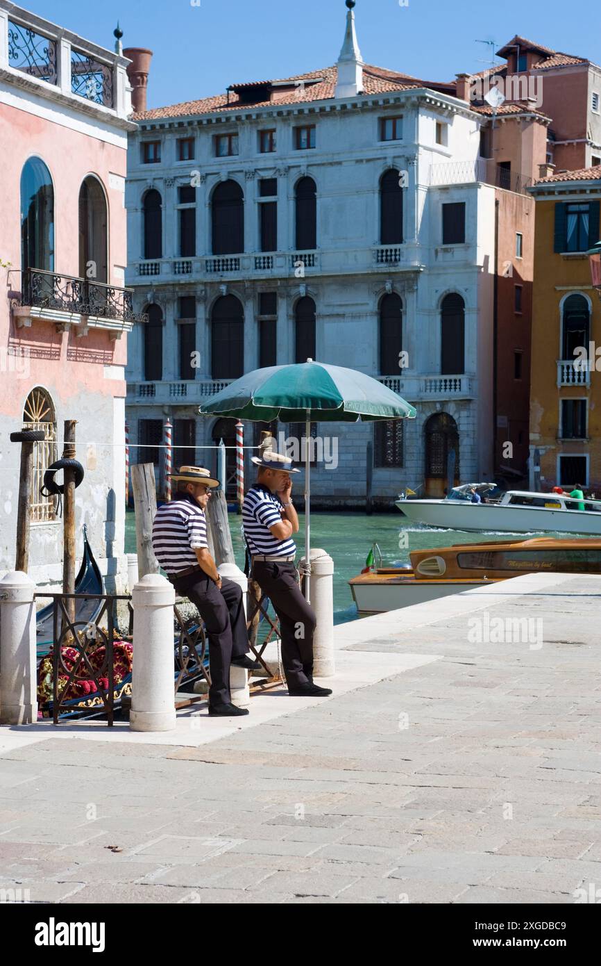 Two gondoliers waiting hi-res stock photography and images - Alamy