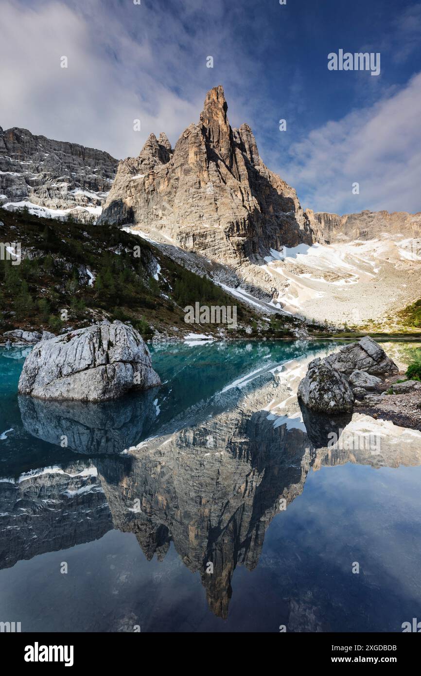 Lago di Sorapis, UNESCO World Heritage site, Dolomites, Belluno, Italy ...