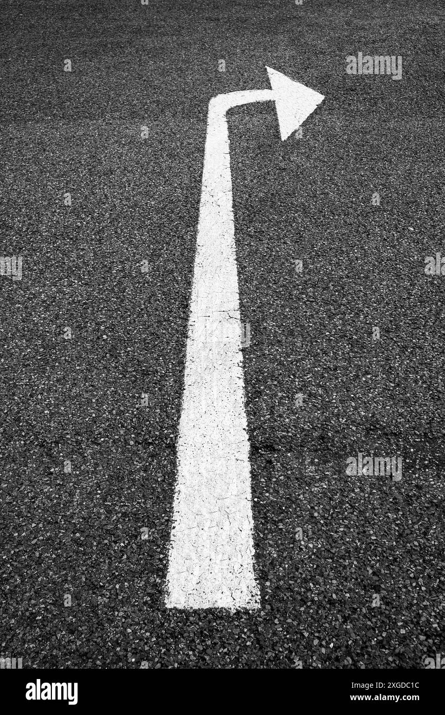 Arrow right symbol hi-res stock photography and images - Alamy