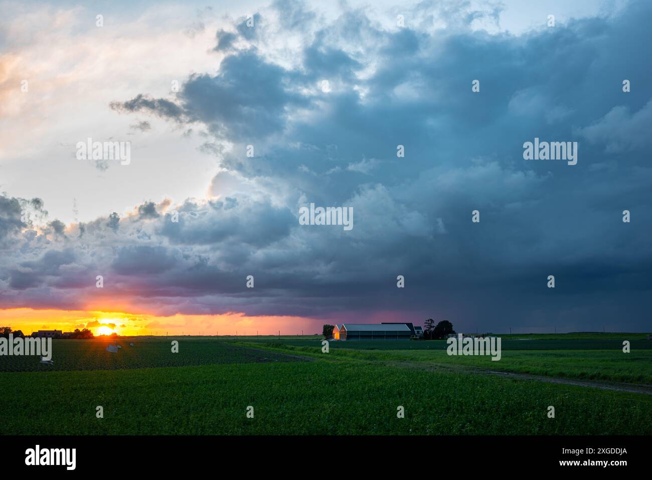 Beautiful summer landscape of a thunderstorm over the Dutch countryside ...