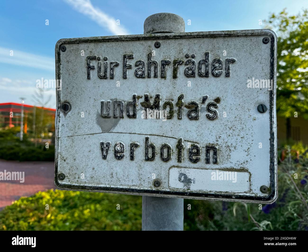 Verbotsschild, Fahrräder verboten, Mofas verboten, Schild, Verbot ...
