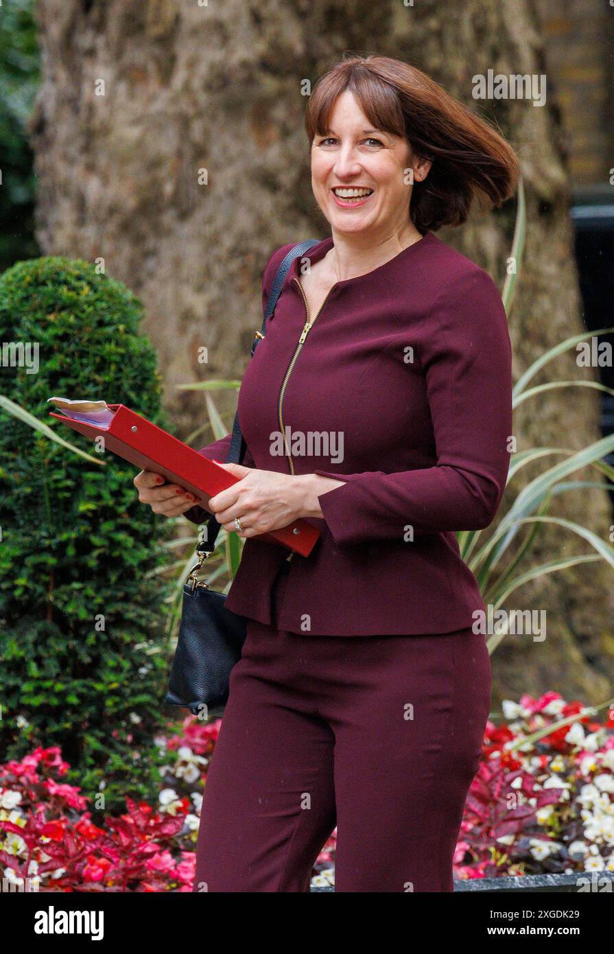 Rachel Reeves, Chancellor of the Exchequer, in Downing Street for a ...