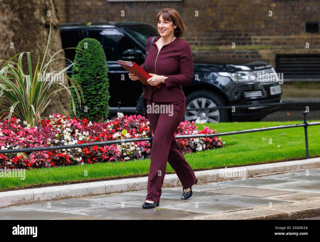 Rachel Reeves, Chancellor of the Exchequer, in Downing Street for a ...