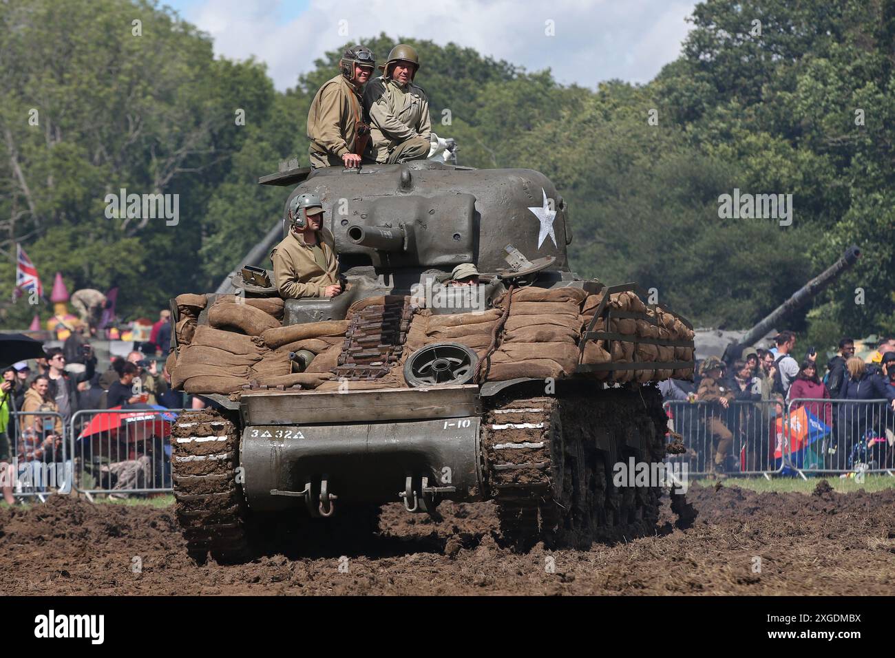 Sherman m4a1 medium tank hi-res stock photography and images - Alamy