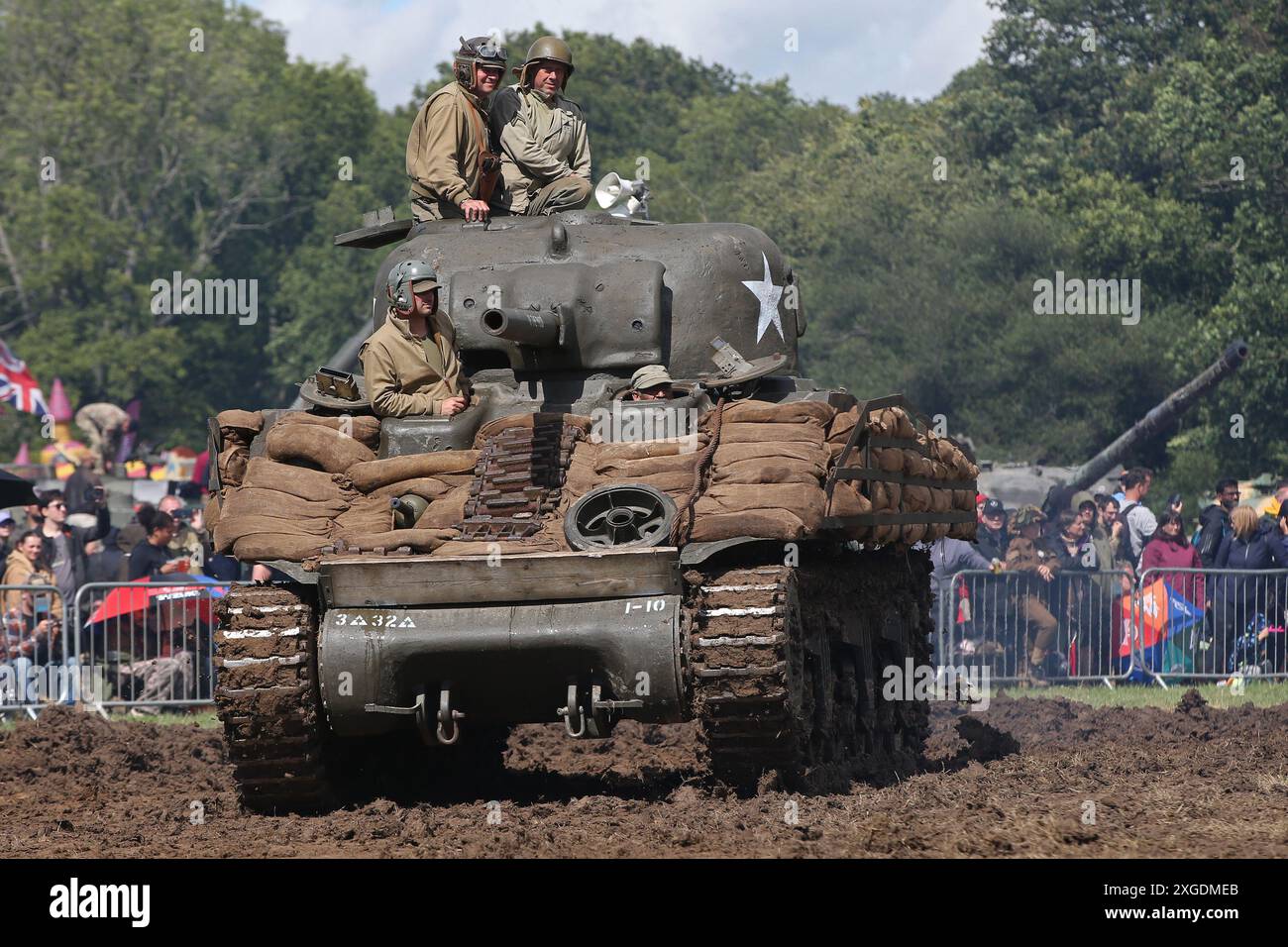 Sherman M4 75mm World War II Tank Stock Photo - Alamy