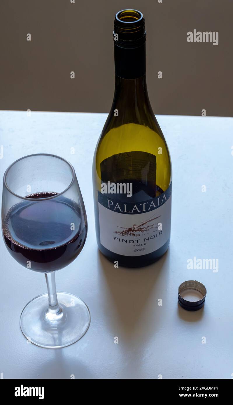 Pinot Noir red wine in a twist-top bottle Stock Photo - Alamy