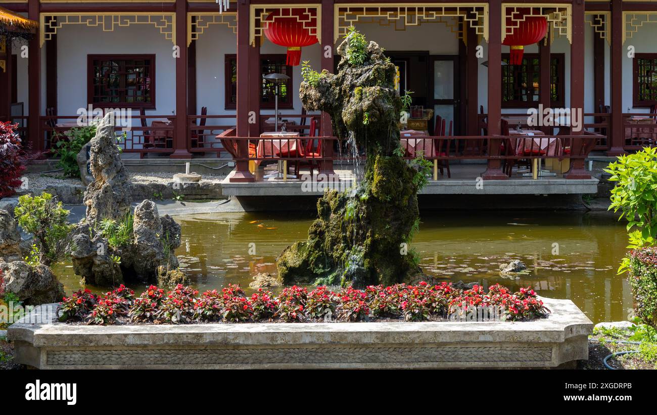 Chinese building waterfall hi-res stock photography and images - Alamy