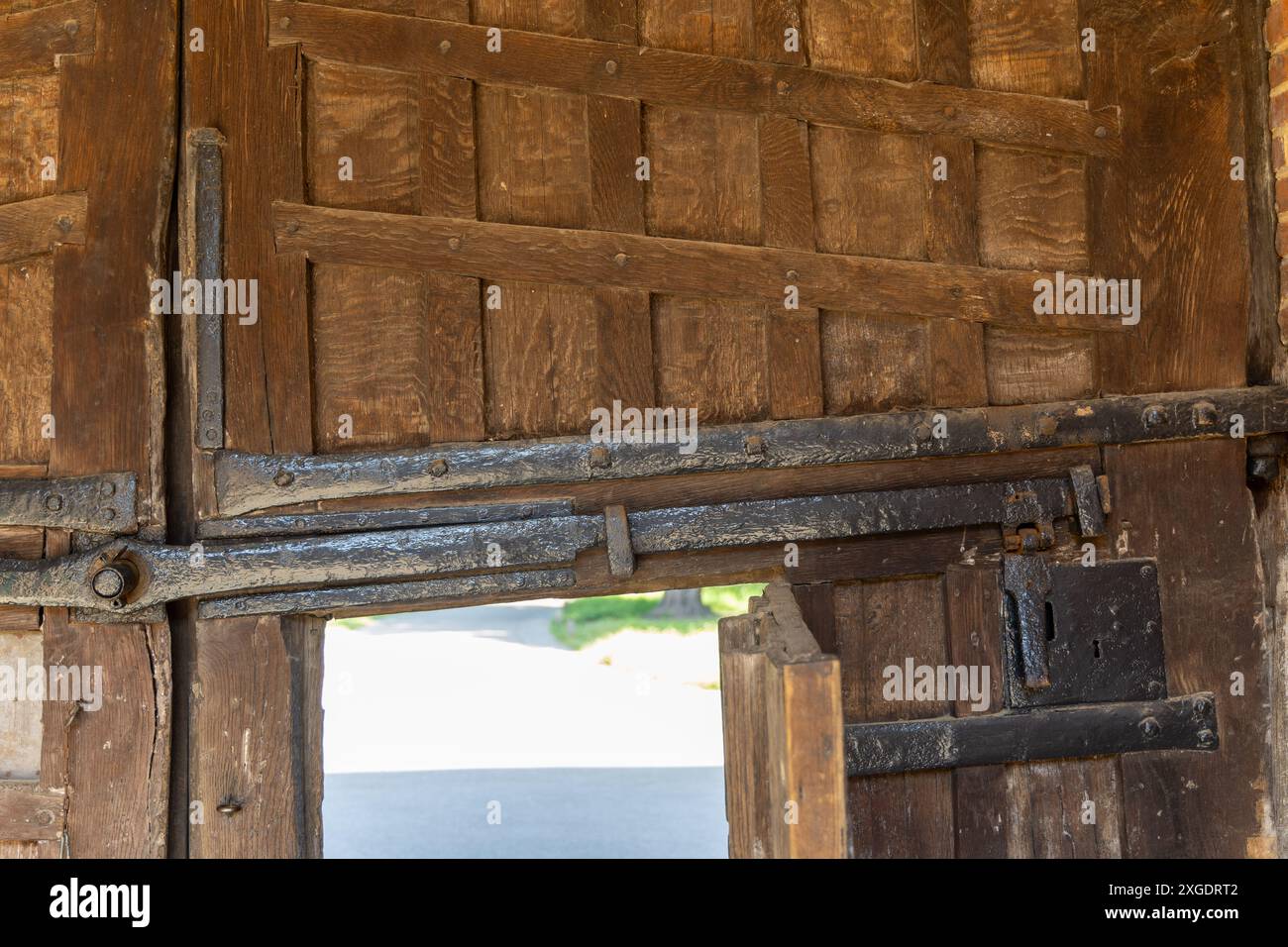 Medieval locking mechanism hi-res stock photography and images - Alamy