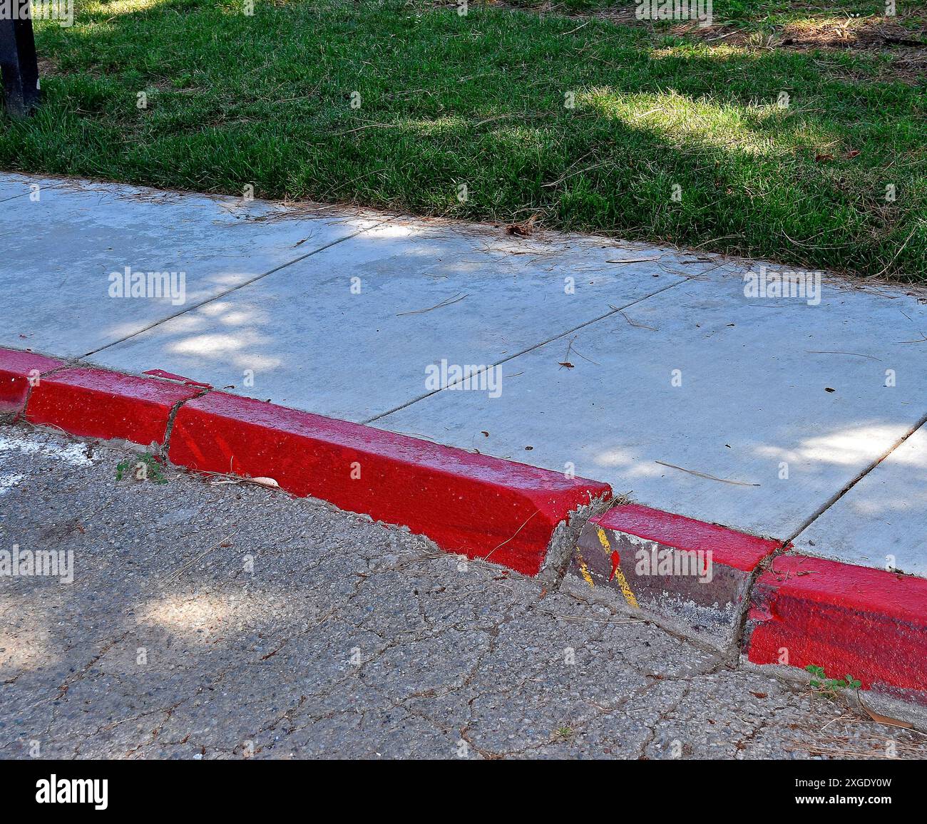 Hayward fault caused linear breaks in the concrete curb in the Central ...