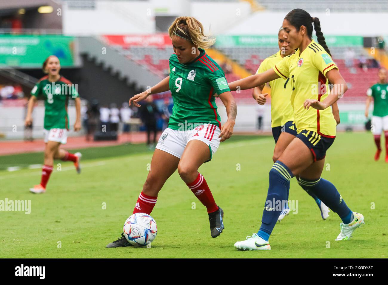 Alexia Villanueva of Mexico and Angela Baron of Colombia during the ...