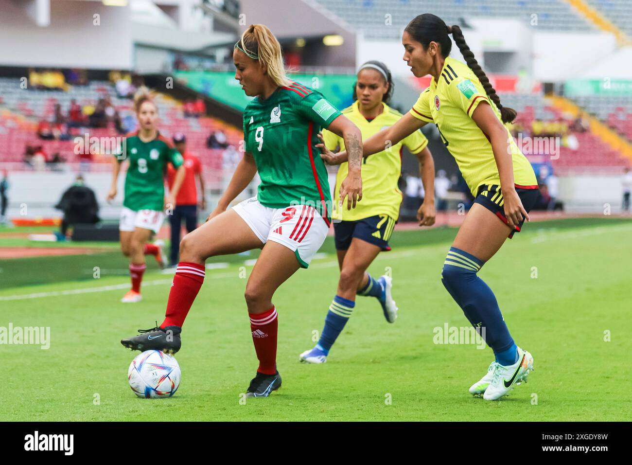 Alexia Villanueva of Mexico and Angela Baron of Colombia during the ...