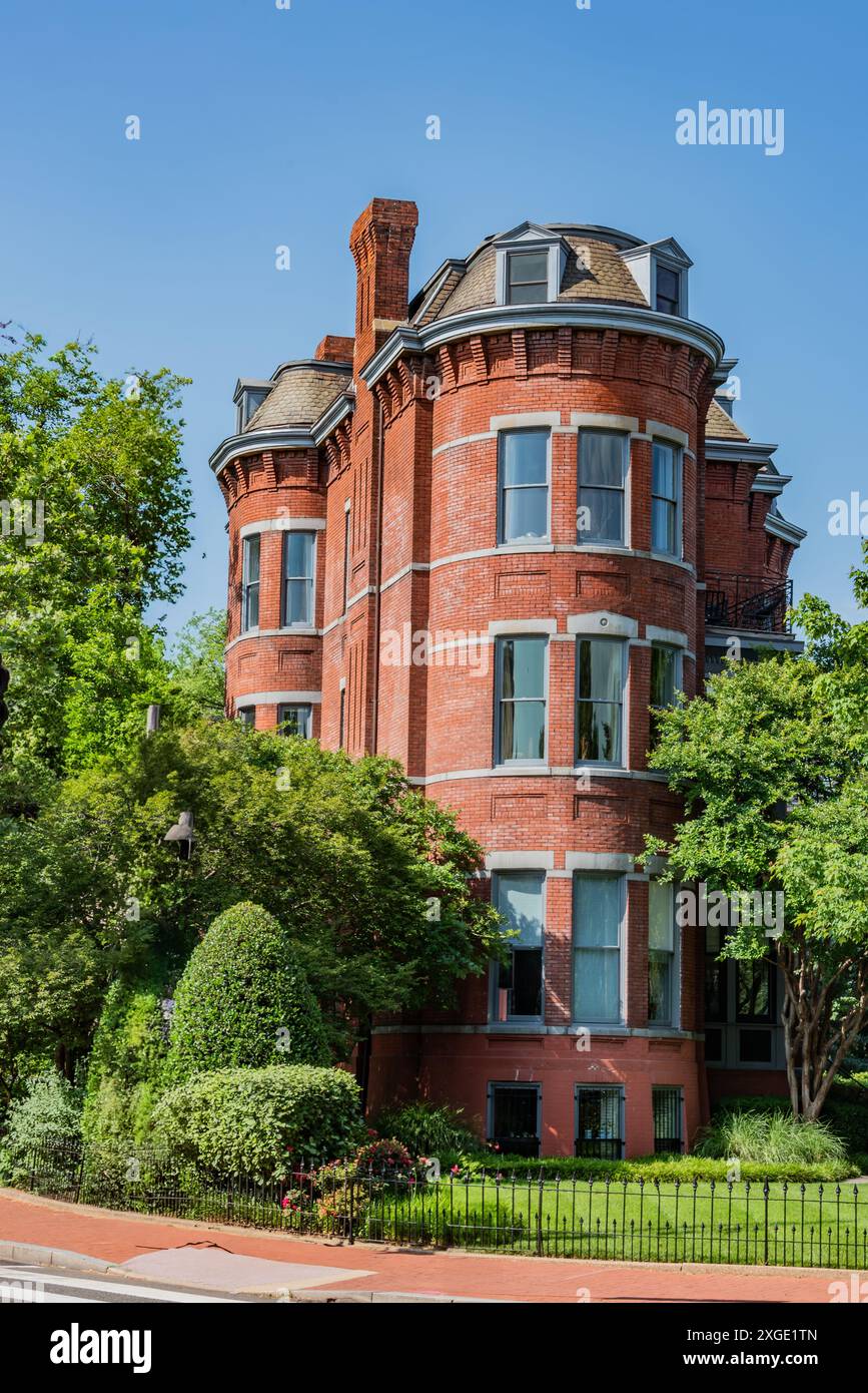Brick building logan circle hi-res stock photography and images - Alamy