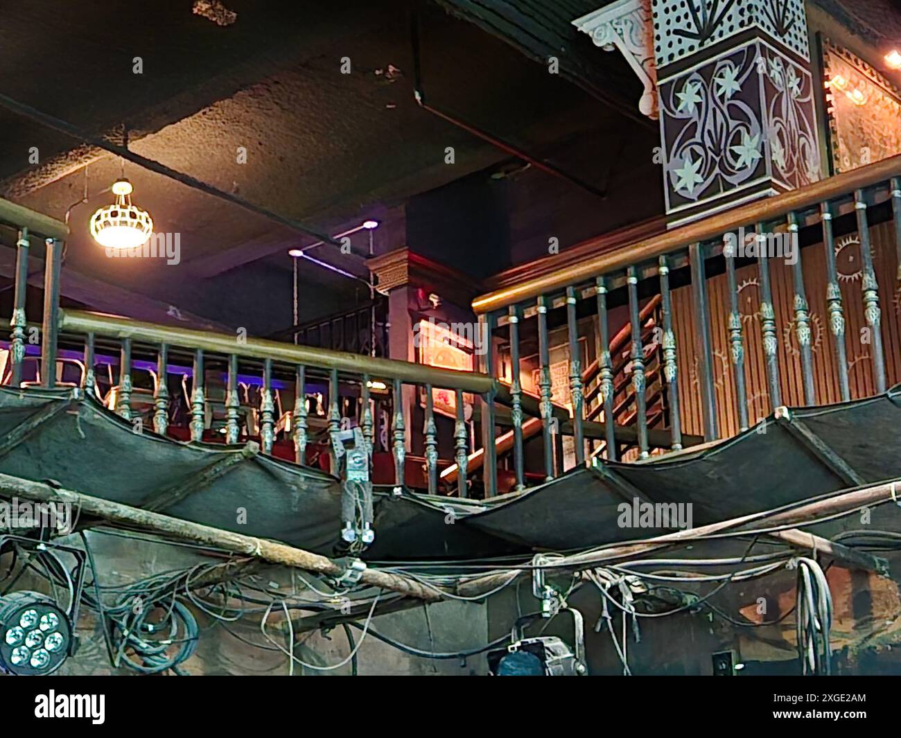 Ceiling rigging hi-res stock photography and images - Alamy