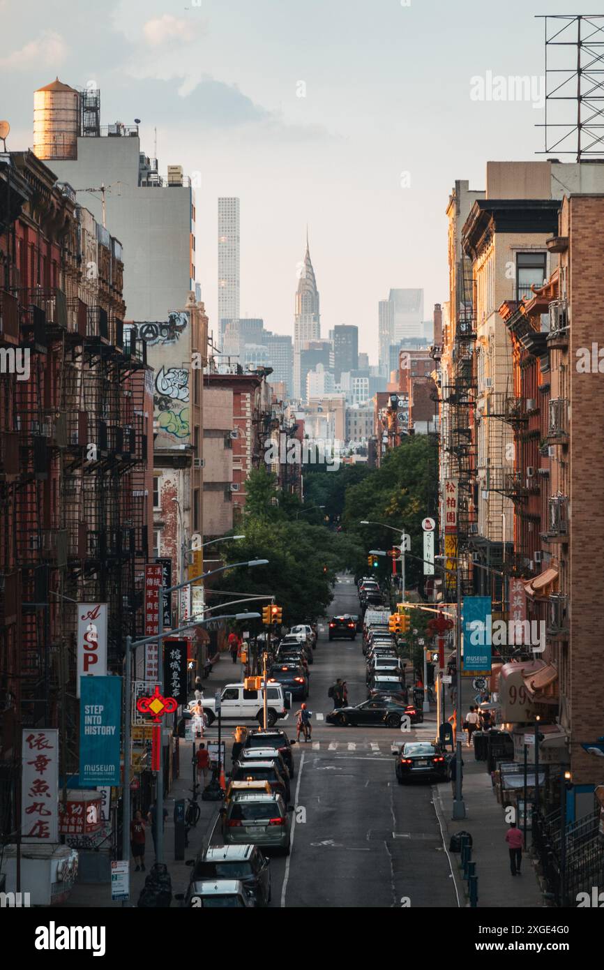 Empire state building chinatown hi-res stock photography and images - Alamy