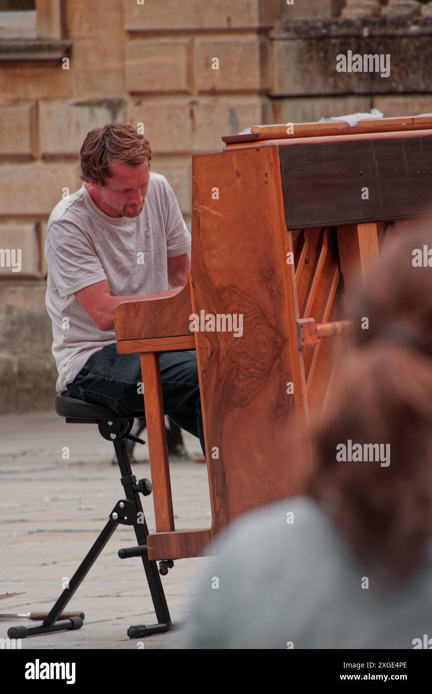 Cinematic streets of Bath - performers Stock Photo - Alamy