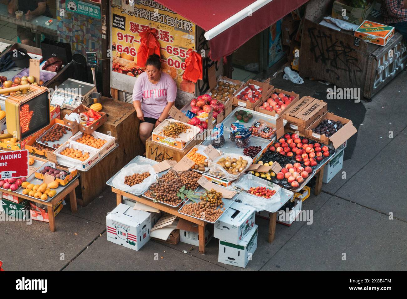 Chinatown nyc fruit stand hi-res stock photography and images - Alamy