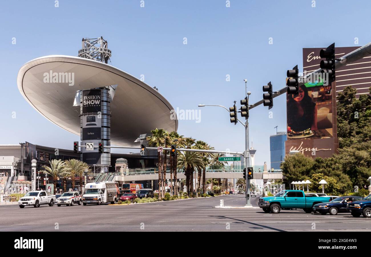 Intersection on the Las Vegas Strip and the Fashion Show Mall Stock Photo - Alamy