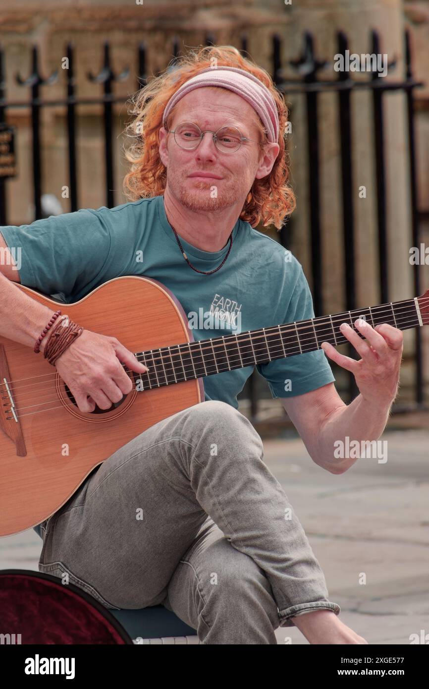 Cinematic streets of Bath - performers Stock Photo - Alamy