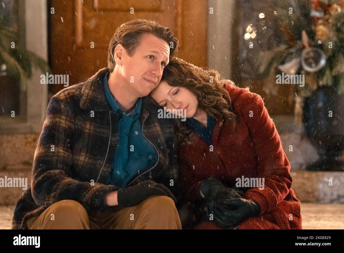 THE BEST CHRISTMAS PAGEANT EVER, from left: Pete Holmes, Judy Greer ...