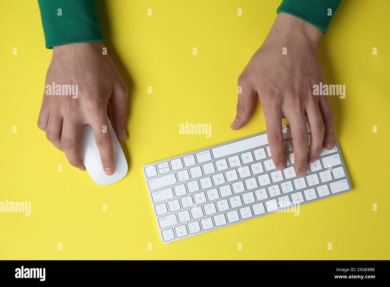 Man working computer mouse table hi-res stock photography and images ...