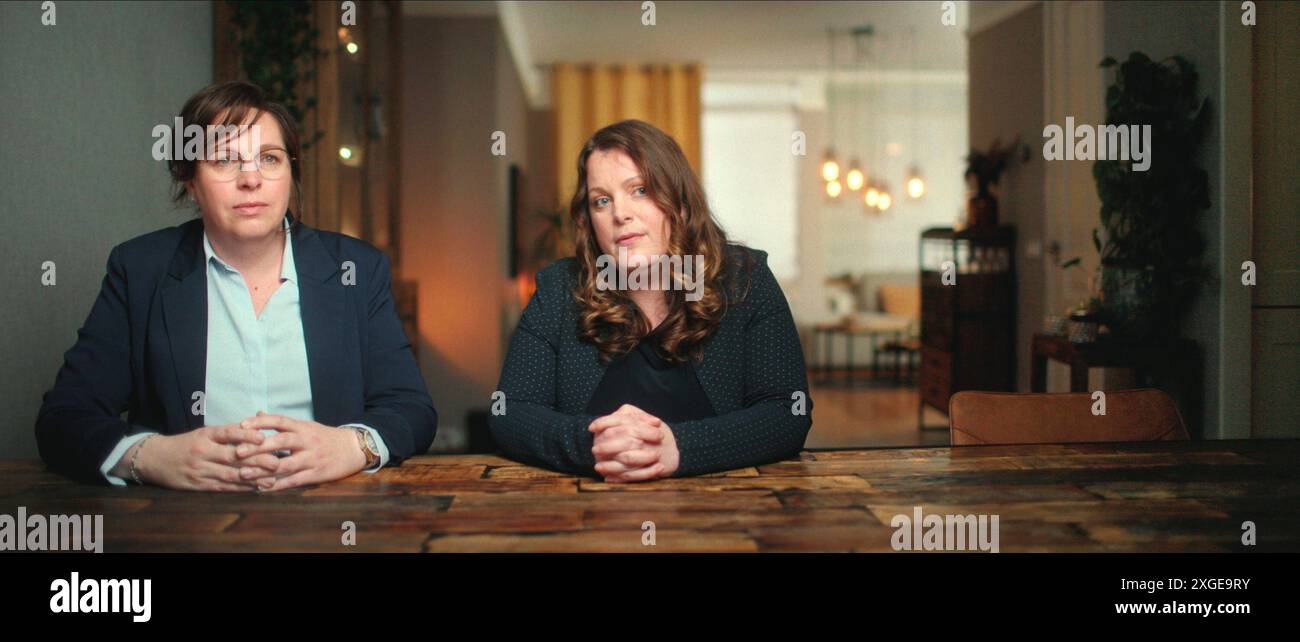 THE MAN WITH 1000 KIDS, from left: Suzanne and Natalie, (Season 1, ep ...