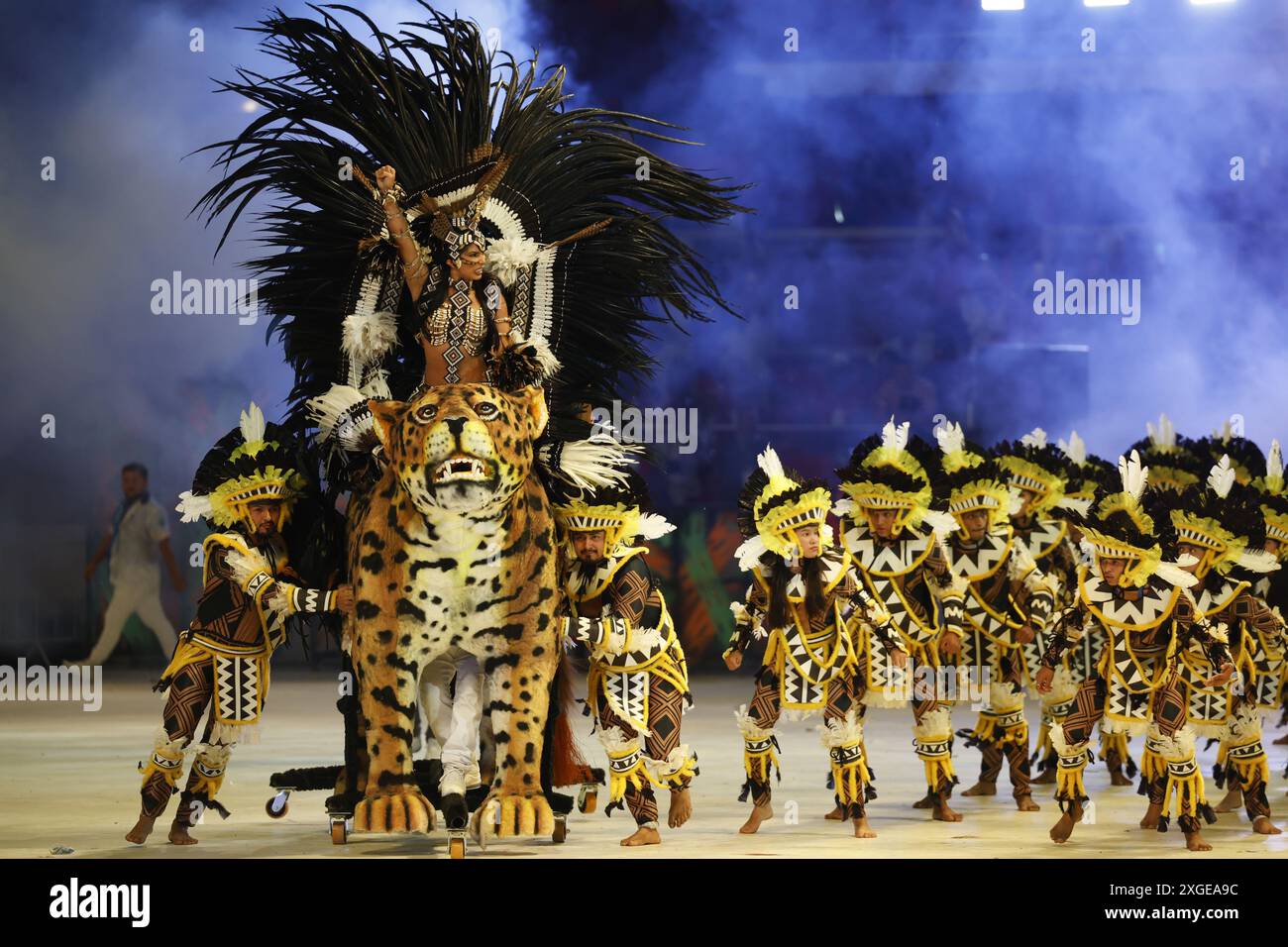 Marciele Albuquerque of Boi Caprichoso bumba group perform at the ...