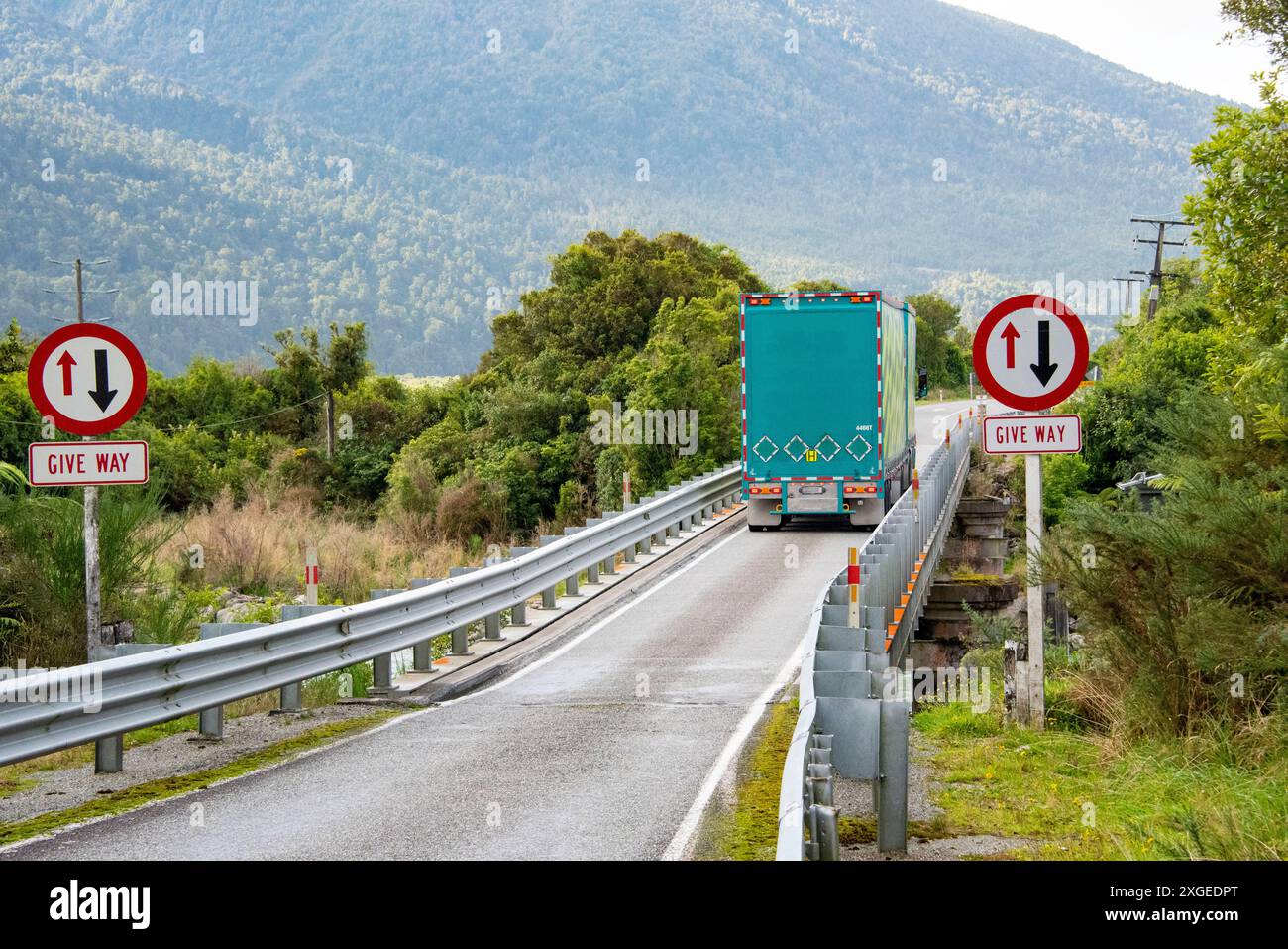 West coast road the taipo bridge hi-res stock photography and images ...