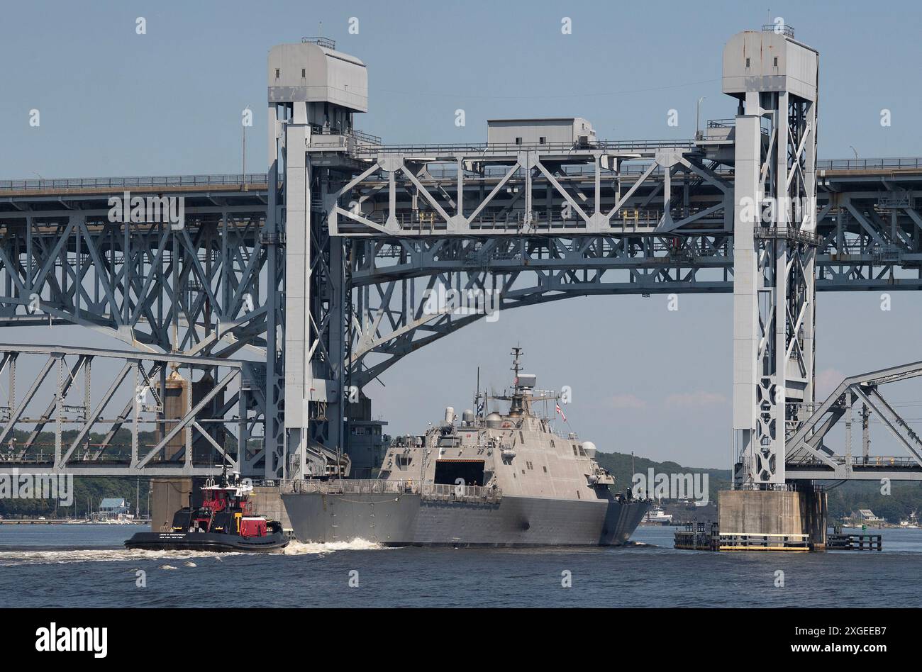 The Freedom-class littoral combat ship USS Marinette (LCS 25) makes its ...