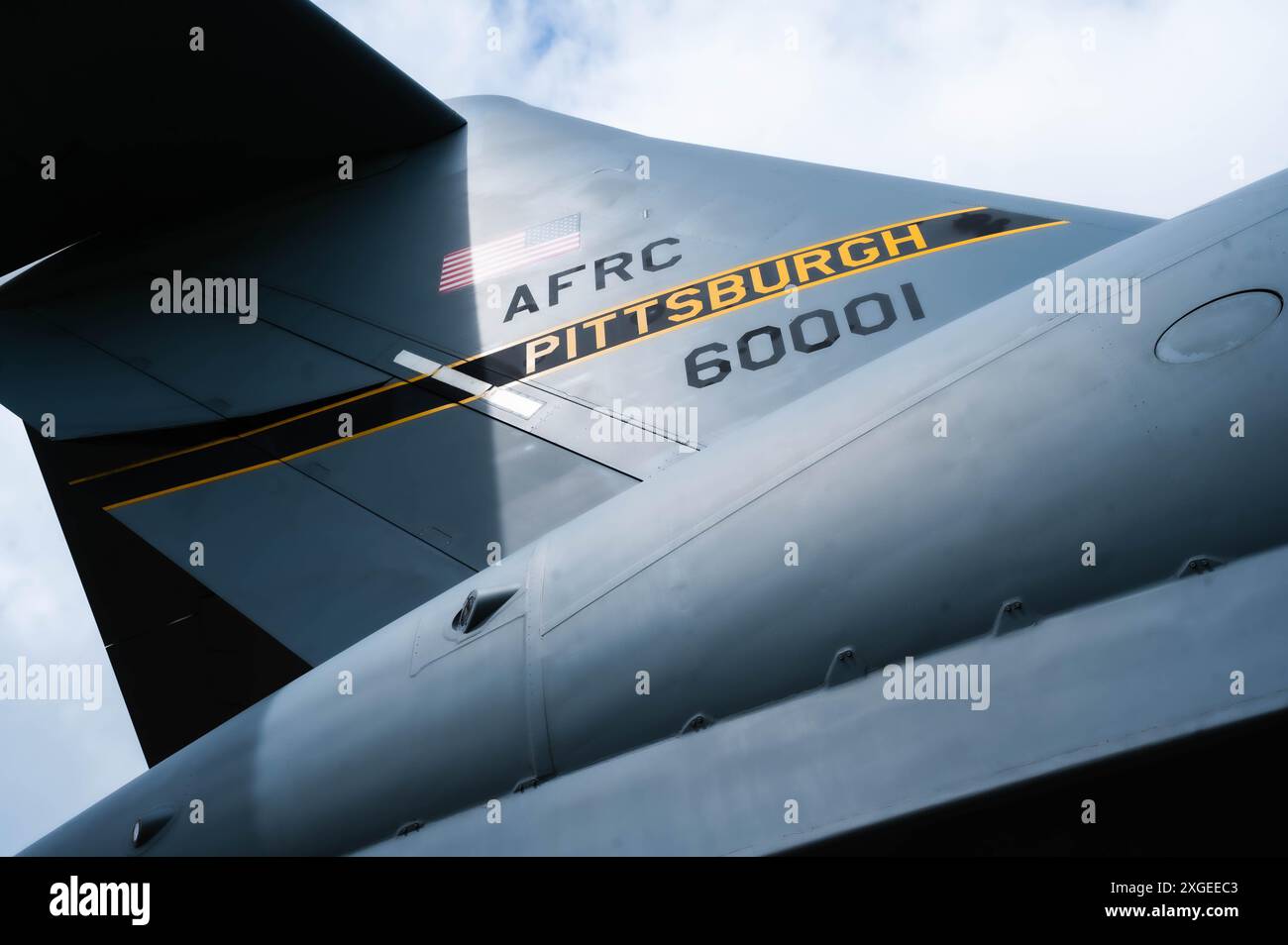 A C-17 Globemaster III assigned to the 911th Airlift Wing at Pittsburgh ...