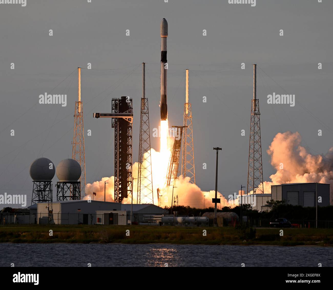 A SpaceX Falcon 9 rocket launches the Turksat 6 communications ...