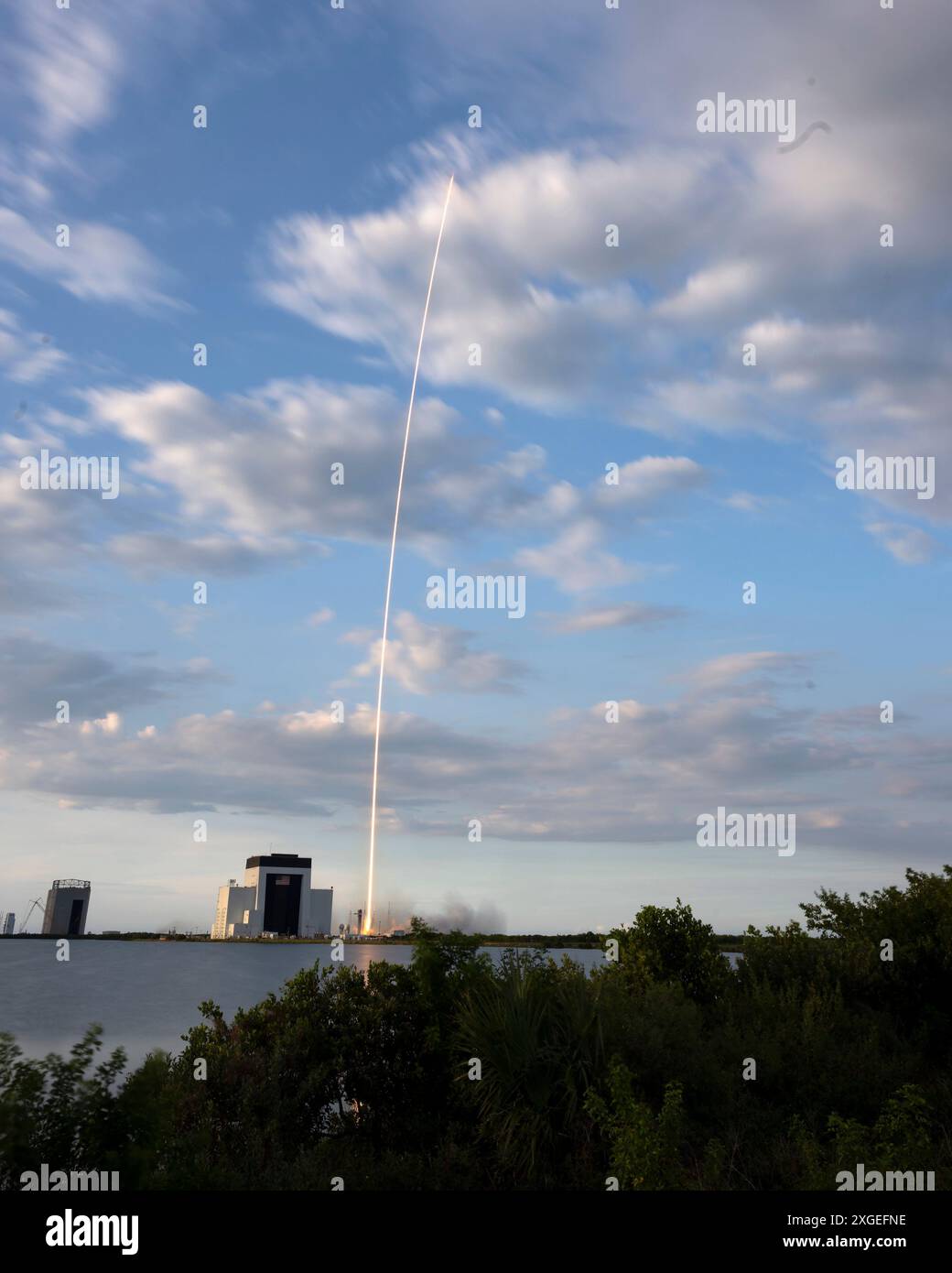 Time exposure of a SpaceX Falcon 9 rocket as it launches the Turksat 6 ...